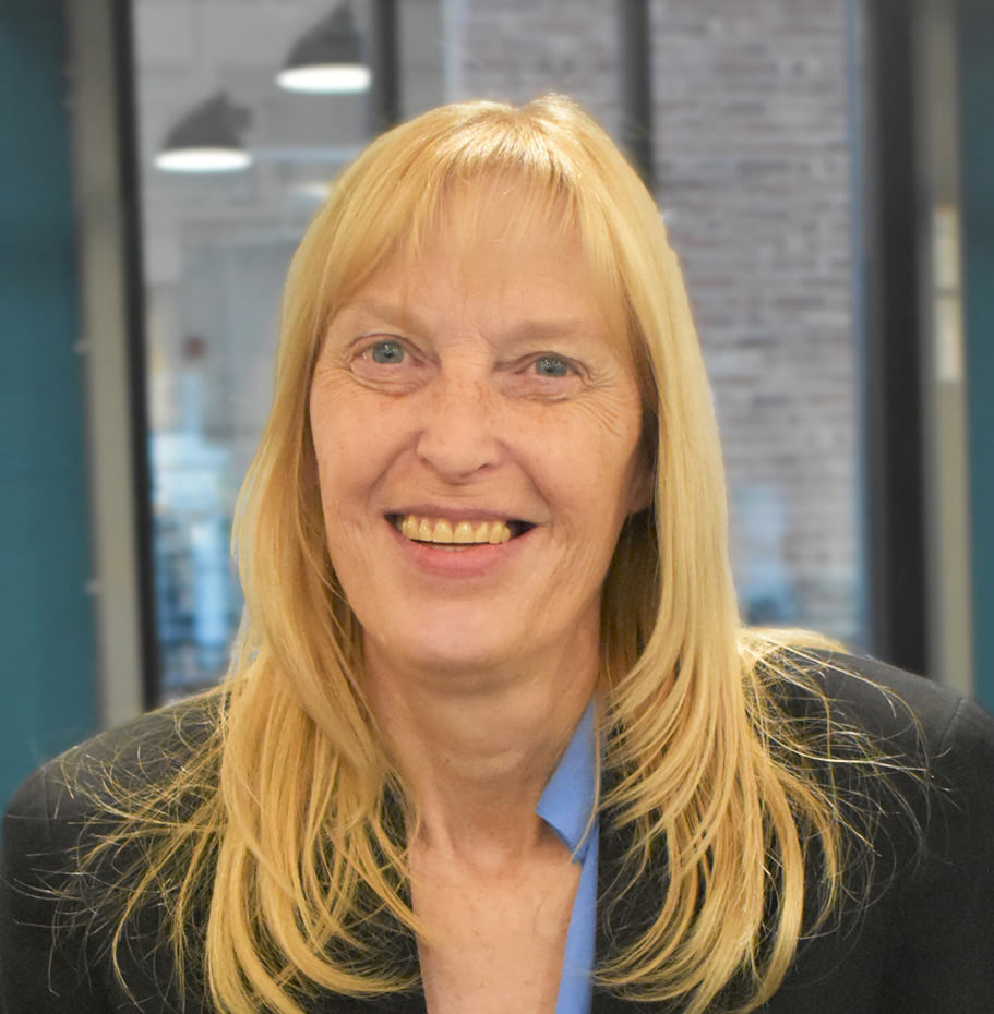 lisa-crum-headshot-square – Miami Valley SBDC